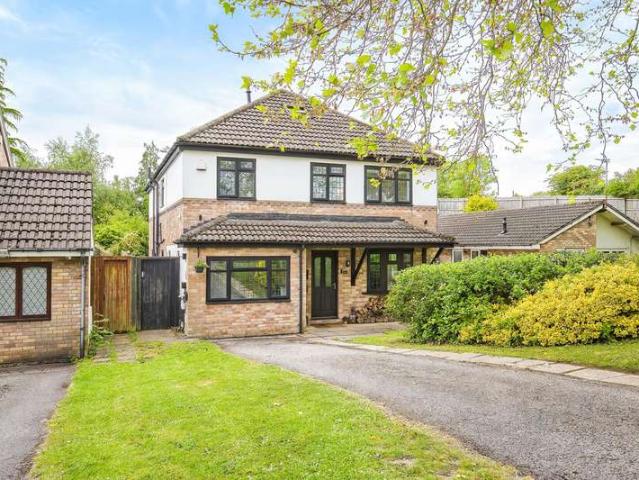 6 Bedroom Detached House