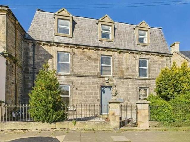 6 Bedroom Detached House