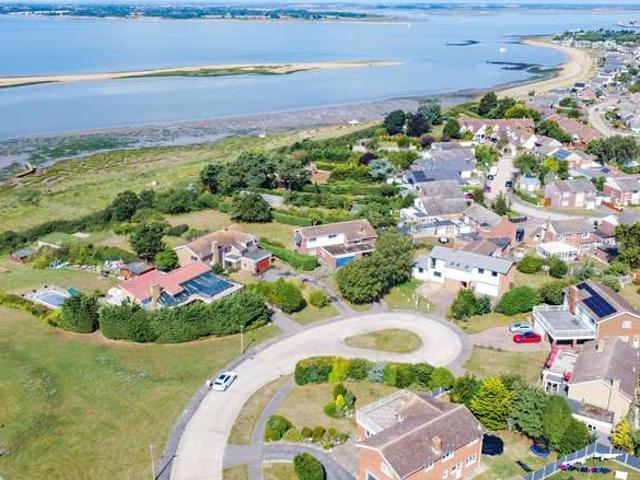 6 Bedroom Detached House