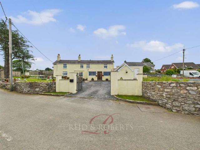 6 Bedroom Detached House