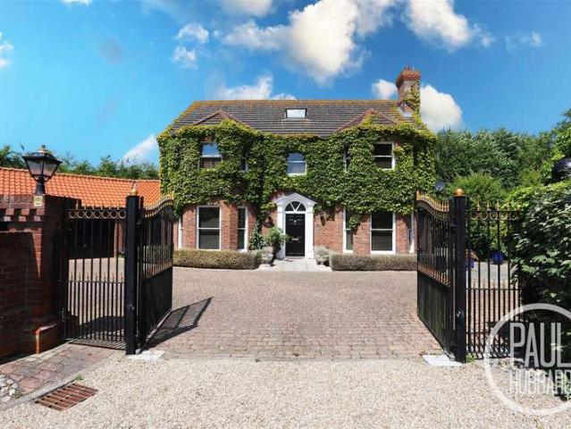 6 Bedroom Detached House