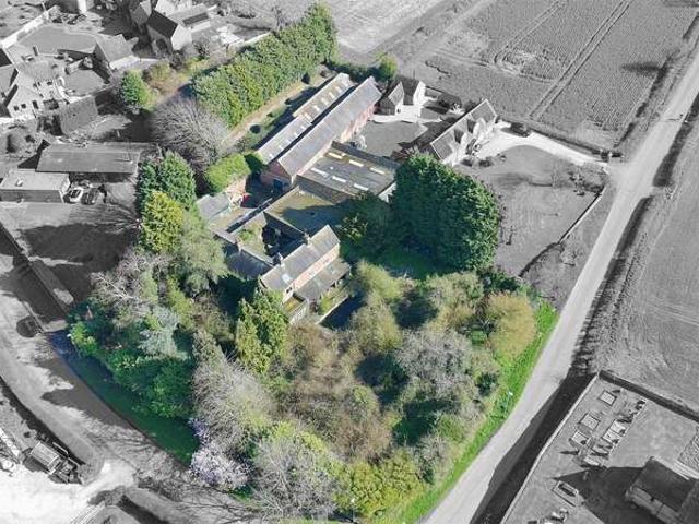 6 Bedroom Detached House