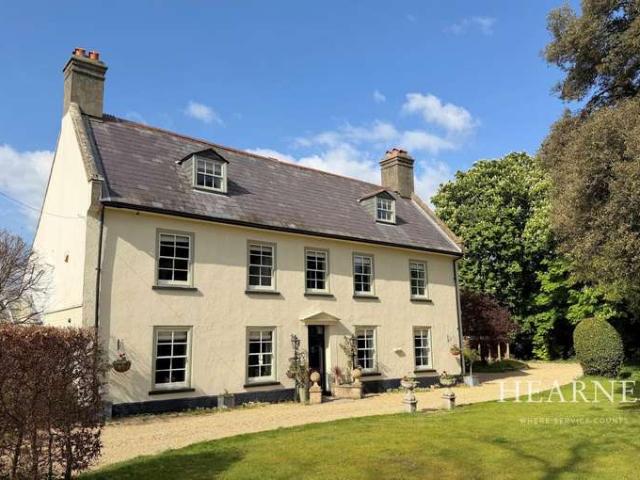 6 Bedroom Detached House