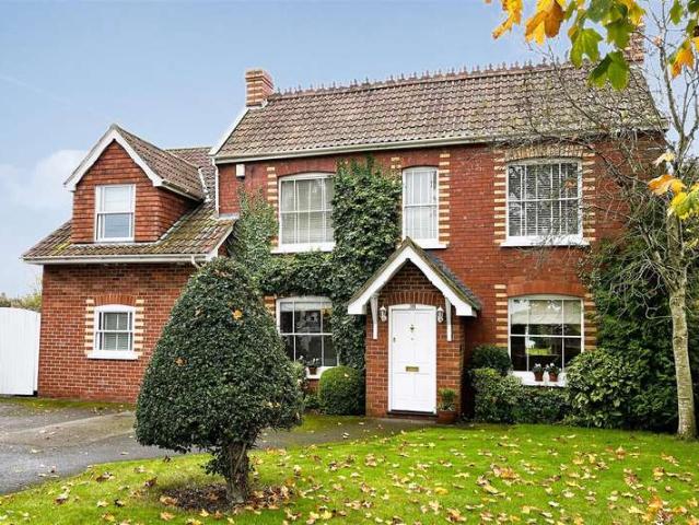 6 Bedroom Detached House