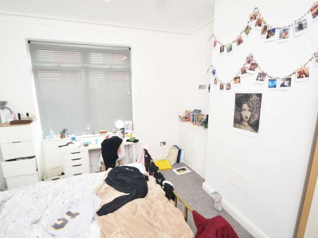 6 Bedroom Terraced House