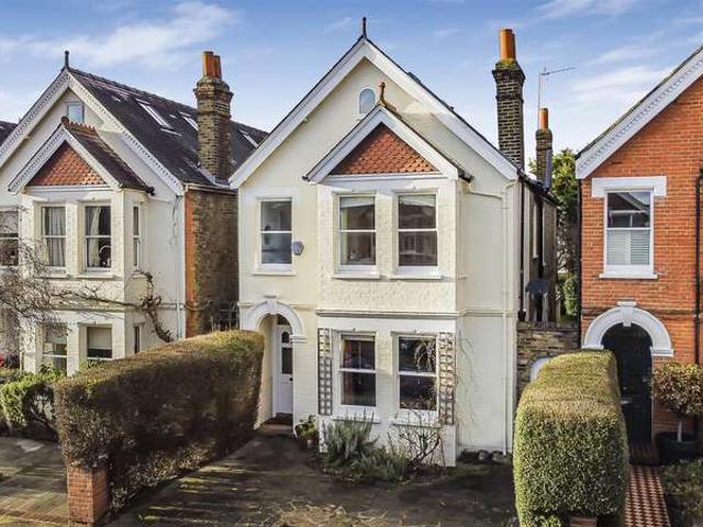 6 Bedroom Detached House