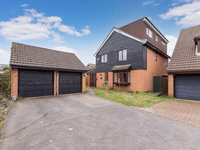 6 Bedroom Detached House