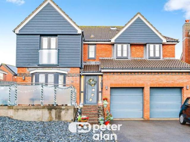 5 Bedroom Detached House