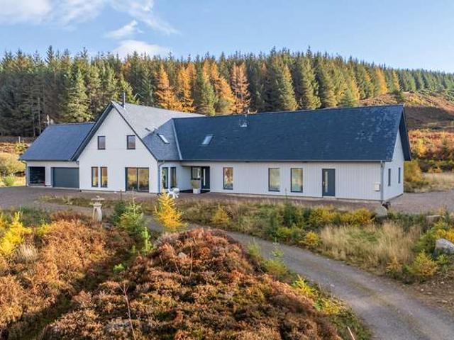 6 Bedroom Detached House