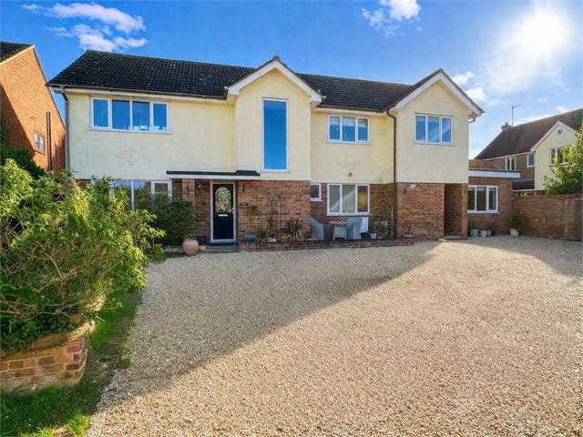6 Bedroom Detached House