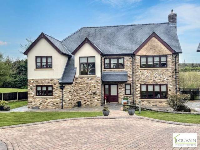 6 Bedroom Detached House