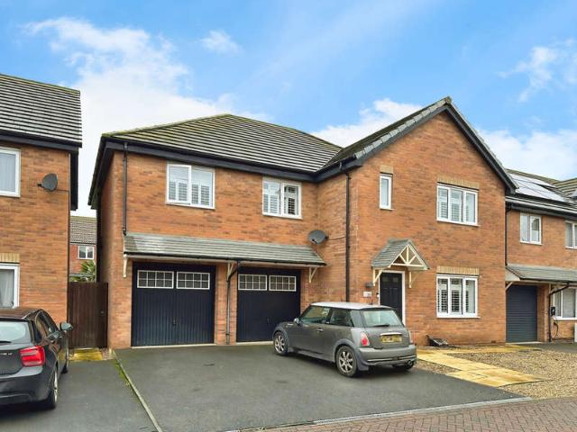 6 Bedroom Detached House