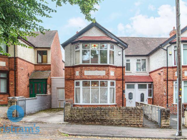 6 Bedroom Detached House