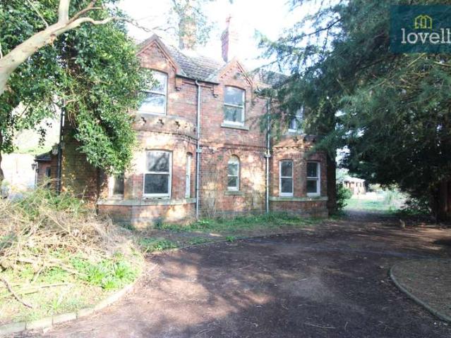6 Bedroom Detached House