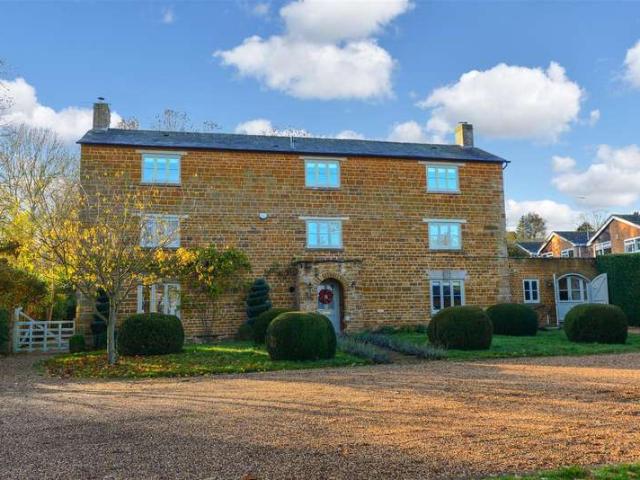 6 Bedroom Detached House