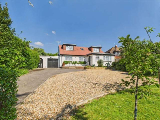 6 Bedroom Detached House