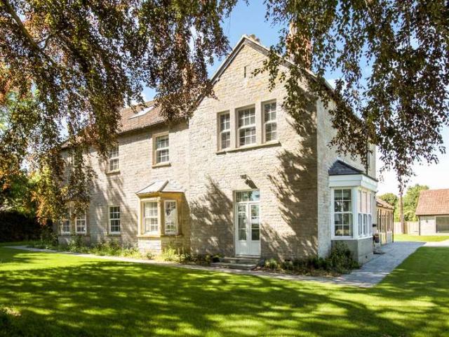6 Bedroom Detached House