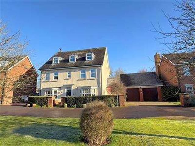 6 Bedroom Detached House