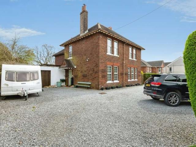 6 Bedroom Detached House