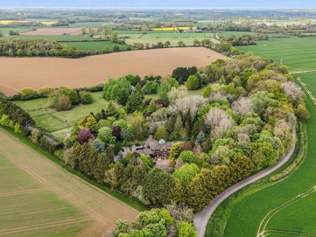 6 Bedroom Detached House