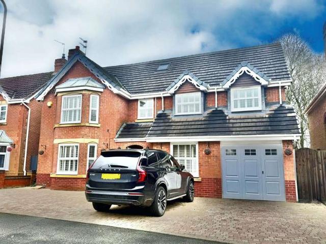 7 Bedroom Detached House