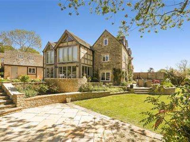 6 Bedroom Detached House
