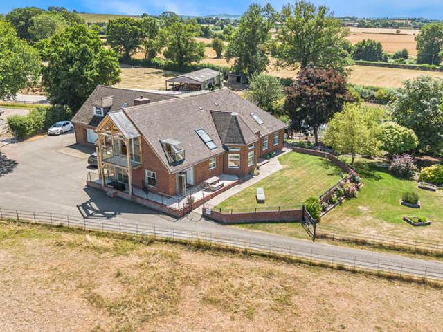 6 Bedroom Detached House