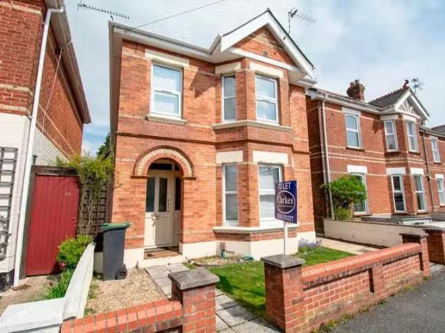 6 bedroom detached house for rent in 6 Bed Hankinson Road Stud.