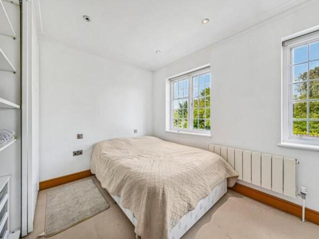 6 bedroom detached house for rent in Chalton Drive, East Finchley, N2
