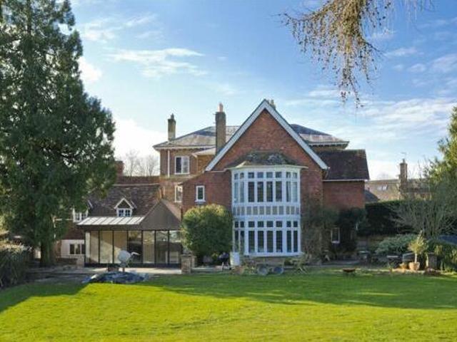 6 Bedroom Detached House For Rent In Alton, Hampshire