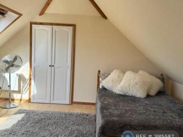 6 bedroom detached house for rent in Alton Road, Bournemouth, BH10