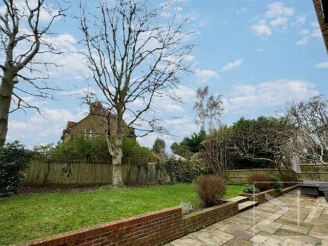 6 Bedroom Detached House For Rent In Ashtead