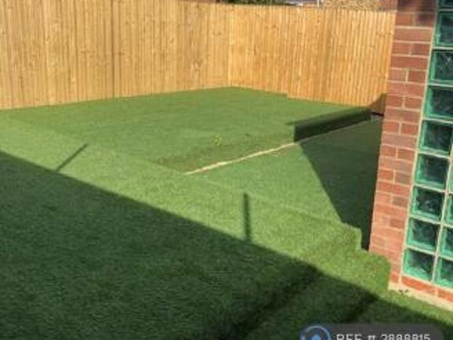 6 bedroom detached house for rent in Augustine Road, Sheerness, ME12