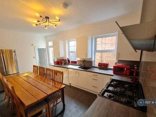 6 Bedroom Detached House For Rent In Bournemouth