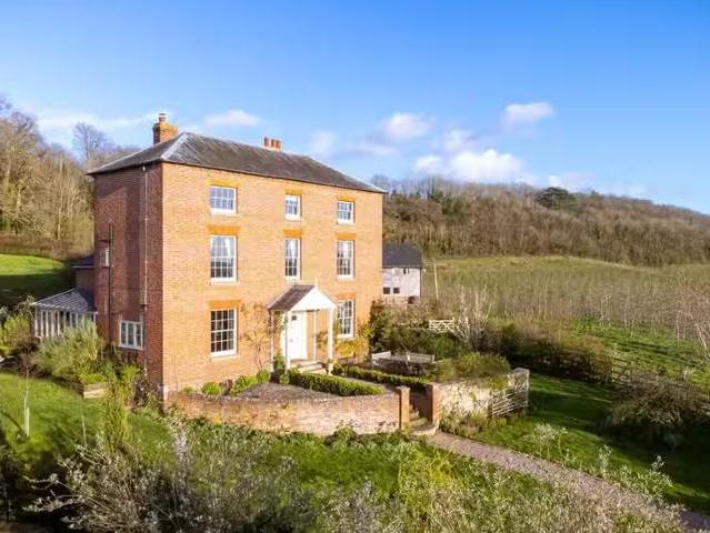 6 bedroom detached house for rent in Bosbury, Ledbury, HR8