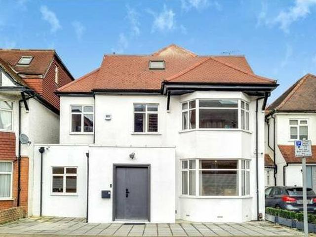 6 bedroom detached house for rent in Beechcroft Avenue Golders Green London NW11