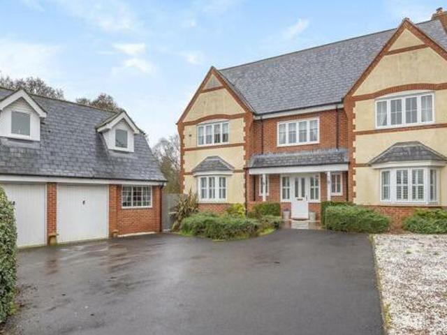 6 Bedroom Detached House For Rent In Berkshire