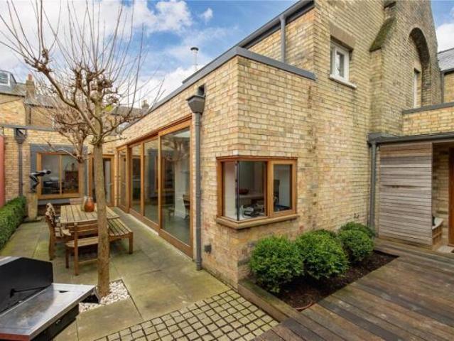 6 bedroom detached house for rent in Brunswick Gardens, Cambridge, CB5