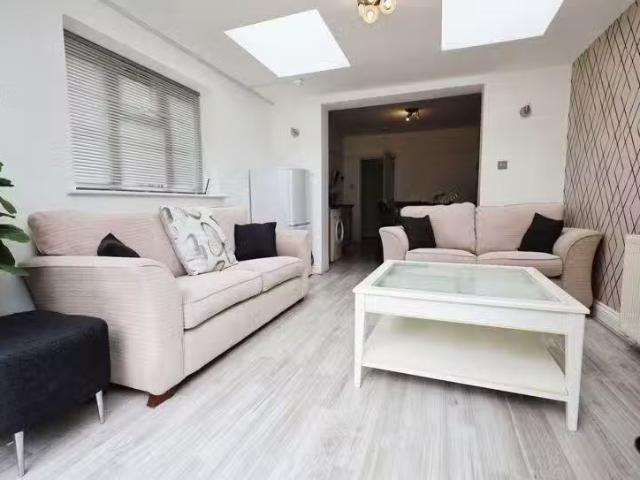 6 bedroom detached house for rent in Easter Road, Bournemouth.