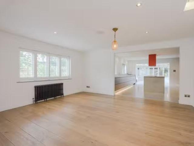 6 bedroom detached house for rent in Fairfield Park, Cobham, K.