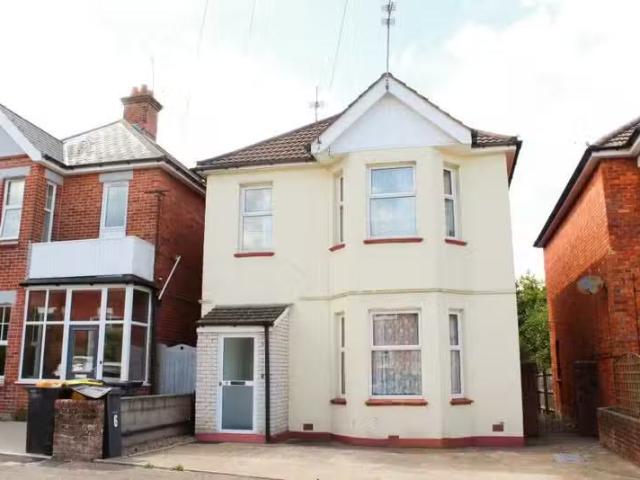 6 bedroom detached house for rent in FREDERICA RD Short Walk t.