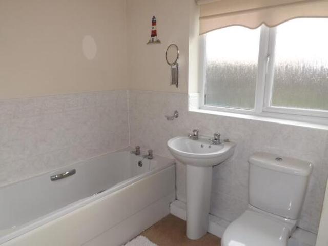 6 bedroom detached house for rent in Kentmere Drive, Lakeside, DN4