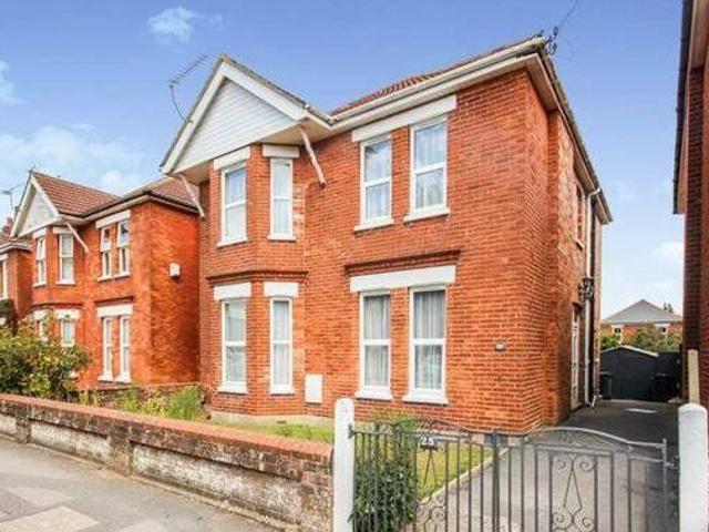 6 bedroom detached house for rent in Kings Road Charminster BH3