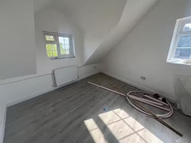 6 bedroom detached house for rent in HMO Ryders Green Road, We.