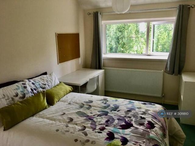 6 bedroom detached house for rent in Holworthy Road, Norwich, NR5