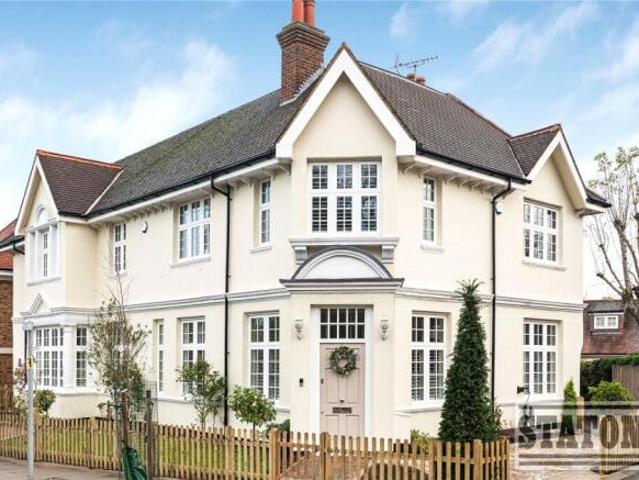 6 bedroom detached house for rent in Hadley Highstone, Barnet, EN5