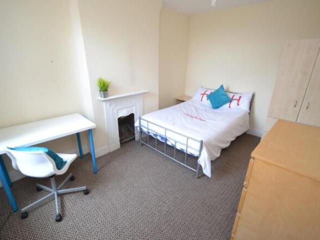 6 bedroom semi detached house for rent in Harrington Drive, Lenton, Nottingham, NG7