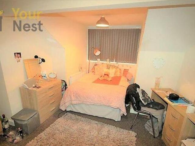 6 Bedroom Detached House For Rent In Hyde Park, Leeds