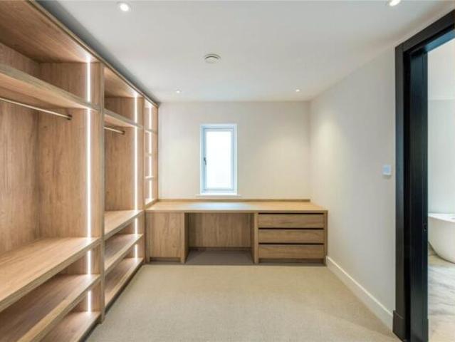 6 bedroom detached house for rent in Oakhill Road, Sevenoaks, Kent, TN13