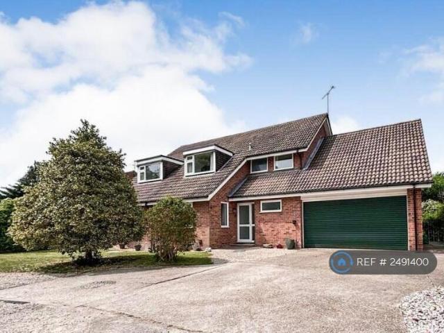 6 bedroom detached house for rent in Orkney Close, Calcot, Reading, RG31